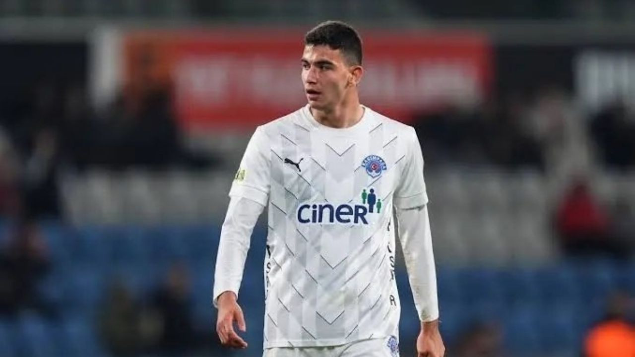 Yasin Özcan kimdir, nereli, kaç yaşında? Yasin Özcan hangi mevkide oynuyor?
